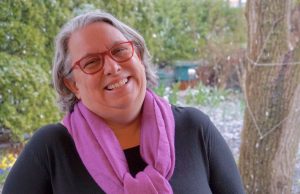 Q&A with Iggy Peck author Andrea Beaty - www.crackingthecover.com